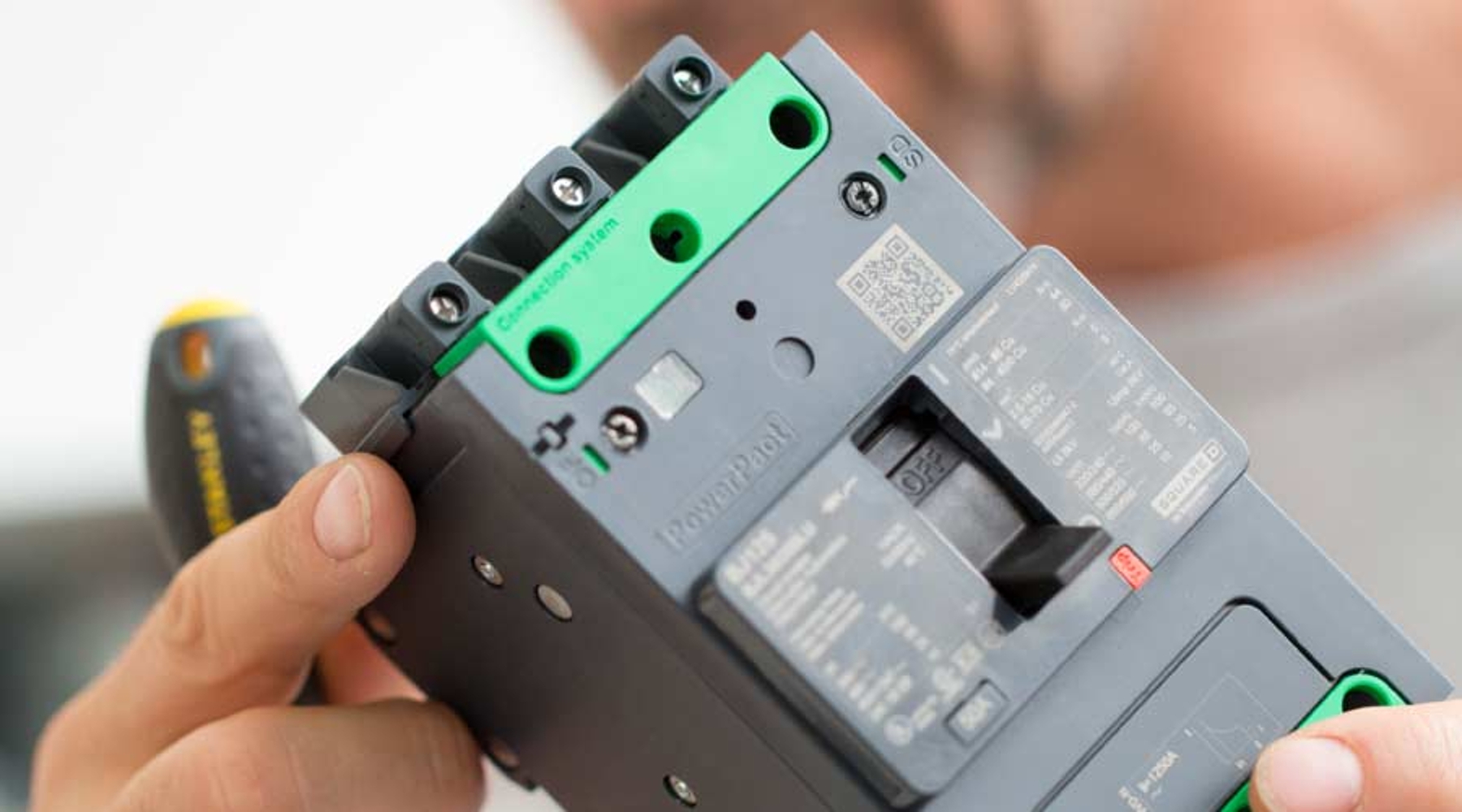 PowerPact B塑壳断路器 | Schneider Electric