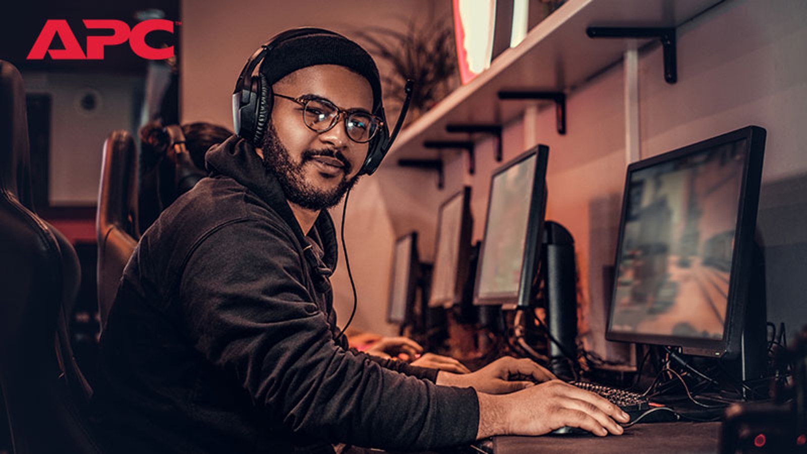 了解 APC 品牌的所有产品系列 | Schneider Electric